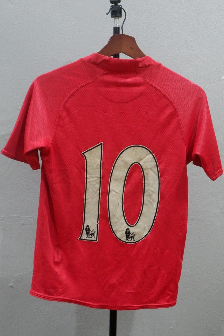Manchester United, Men's Fashion, Activewear on Carousell