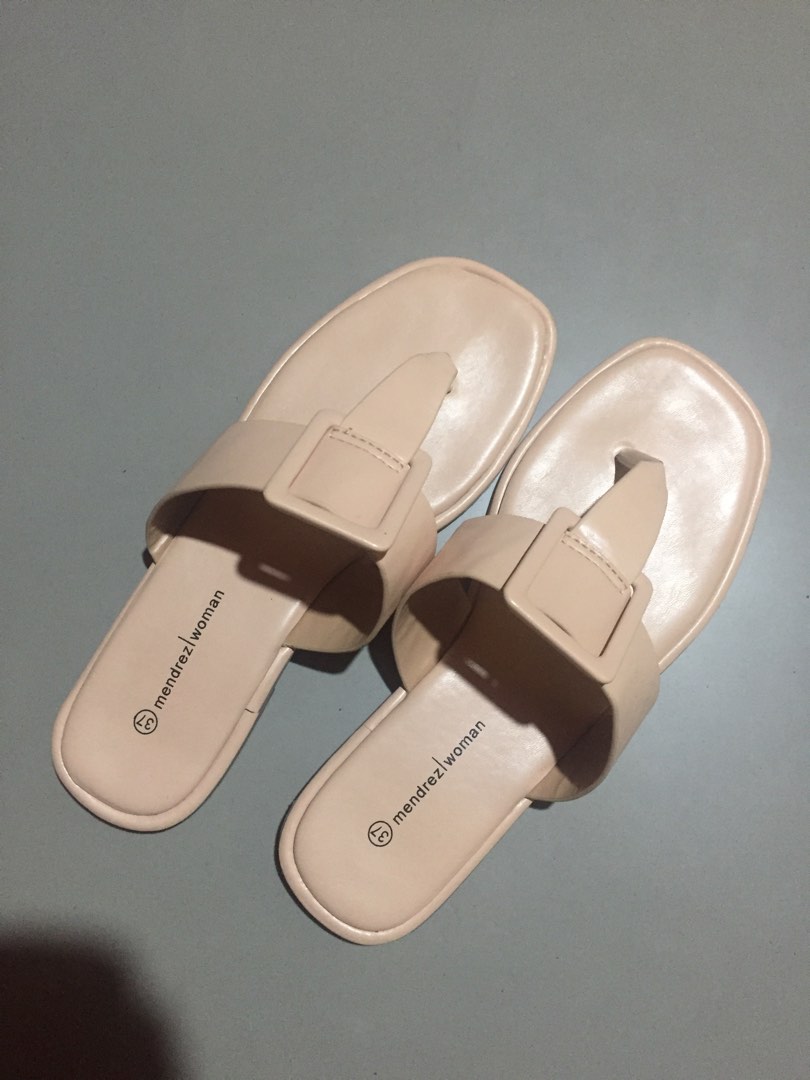 MENDREZ FLAT SANDALS on Carousell