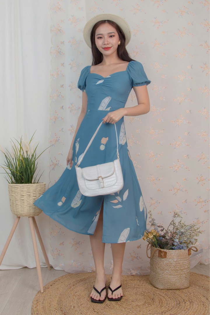 MGP LABEL GEMIRA FLORAL MIDI DRESS IN BLUE, Women's Fashion, Dresses ...
