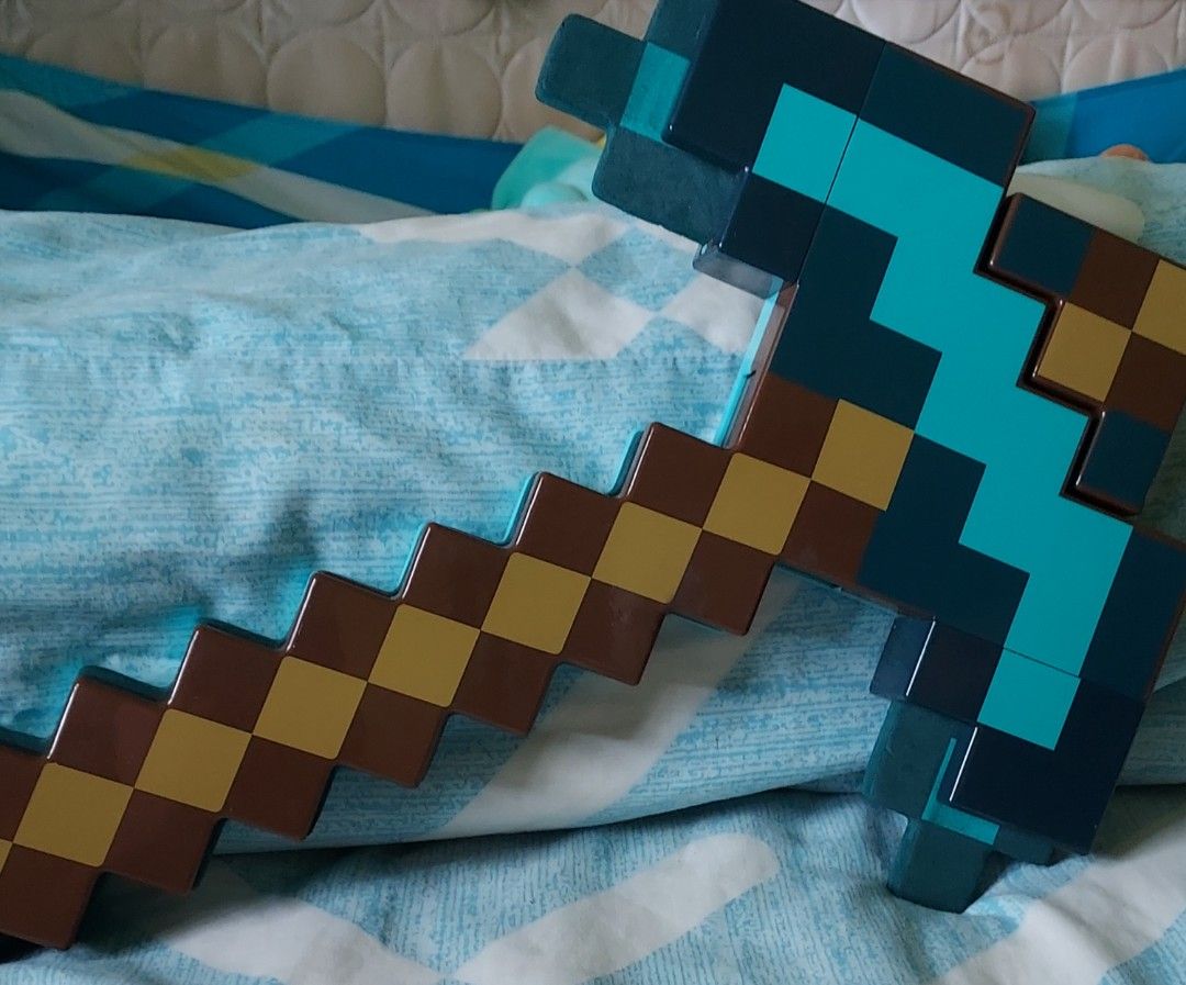 Minecraft Diamond Sword and pickaxe 2 in 1 toy, Hobbies & Toys, Toys ...