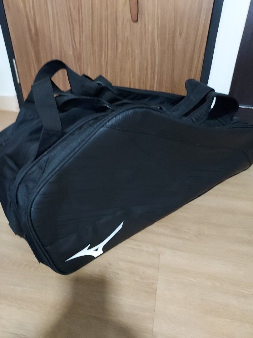 Mizuno Black Series Badminton Bag (Up to 6 rackets or more), Sports ...