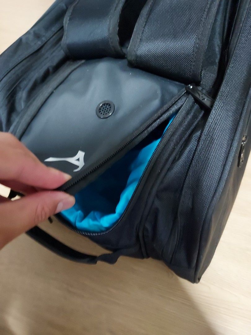 Mizuno Black Series Badminton Bag (Up to 6 rackets or more), Sports ...