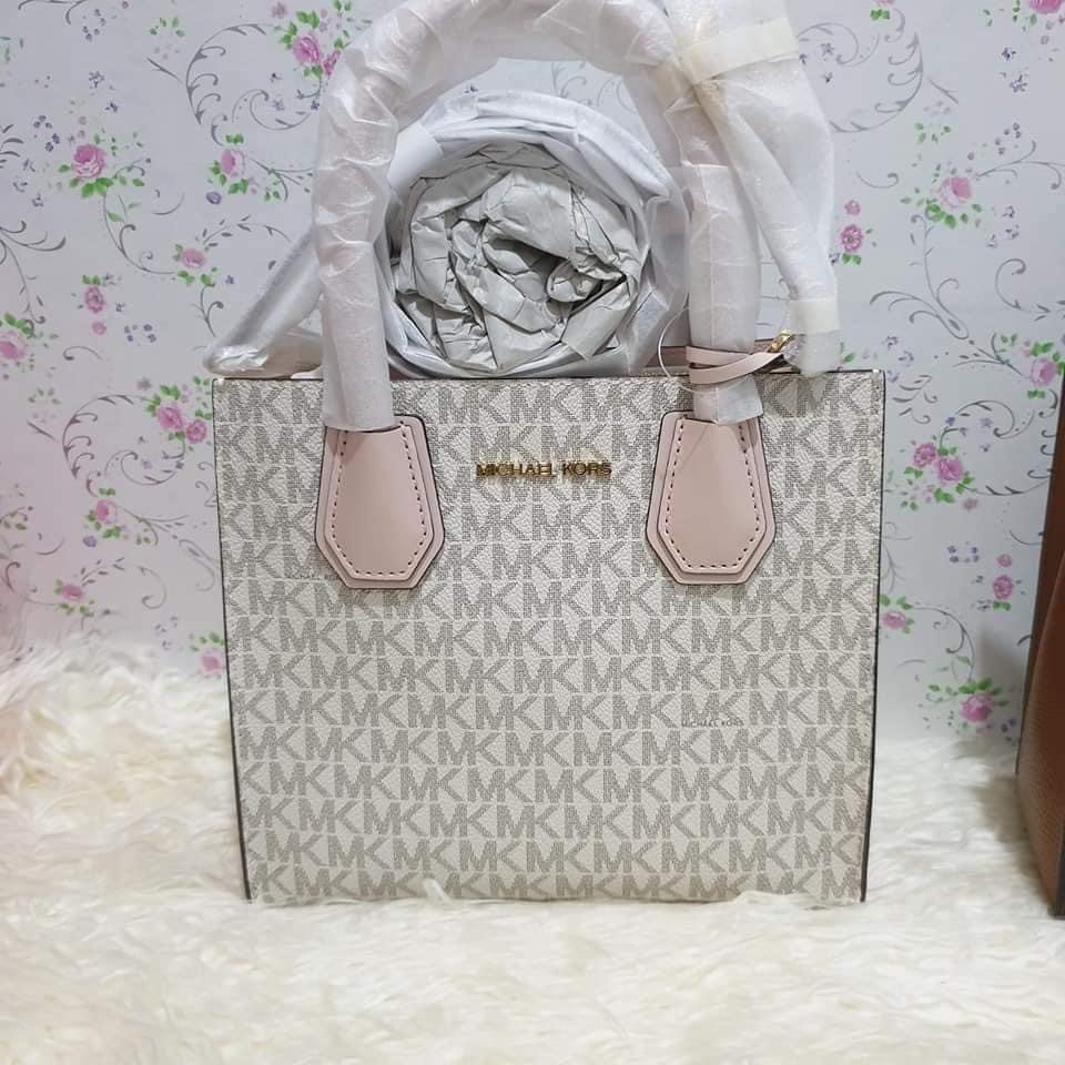 MK Mercer Medium Messenger Powder Blush Multi, Women's Fashion, Bags ...