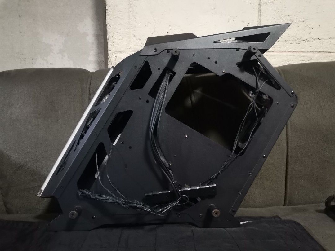 MSI Cyborg Case with fans, Computers & Tech, Parts & Accessories ...