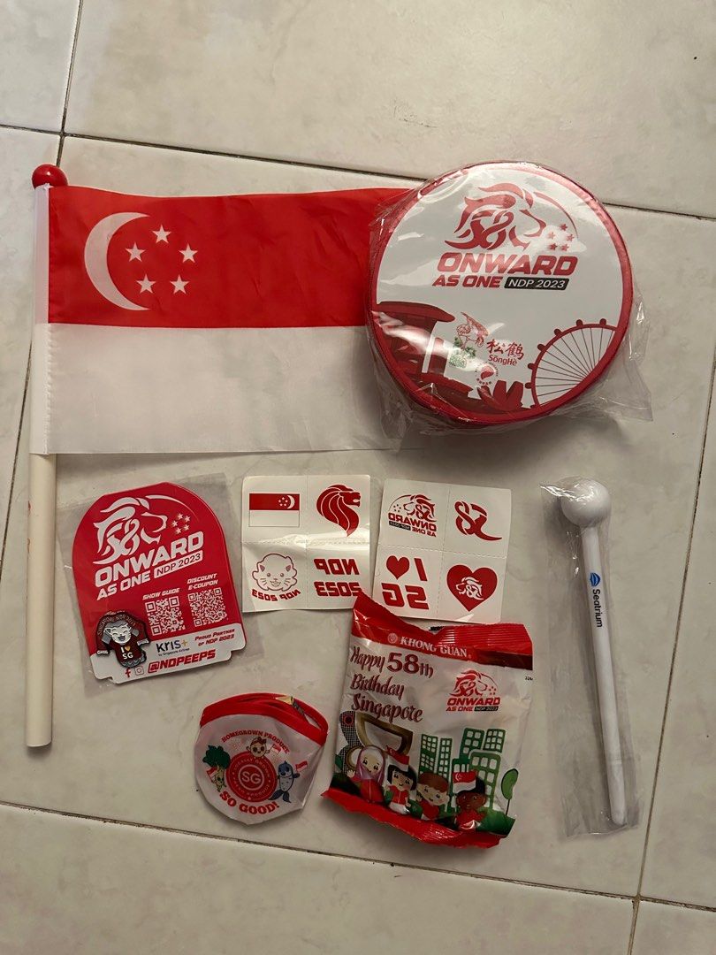 NDP 2023 Tote bag funpack with items, drum, Singapore flag, portable ...