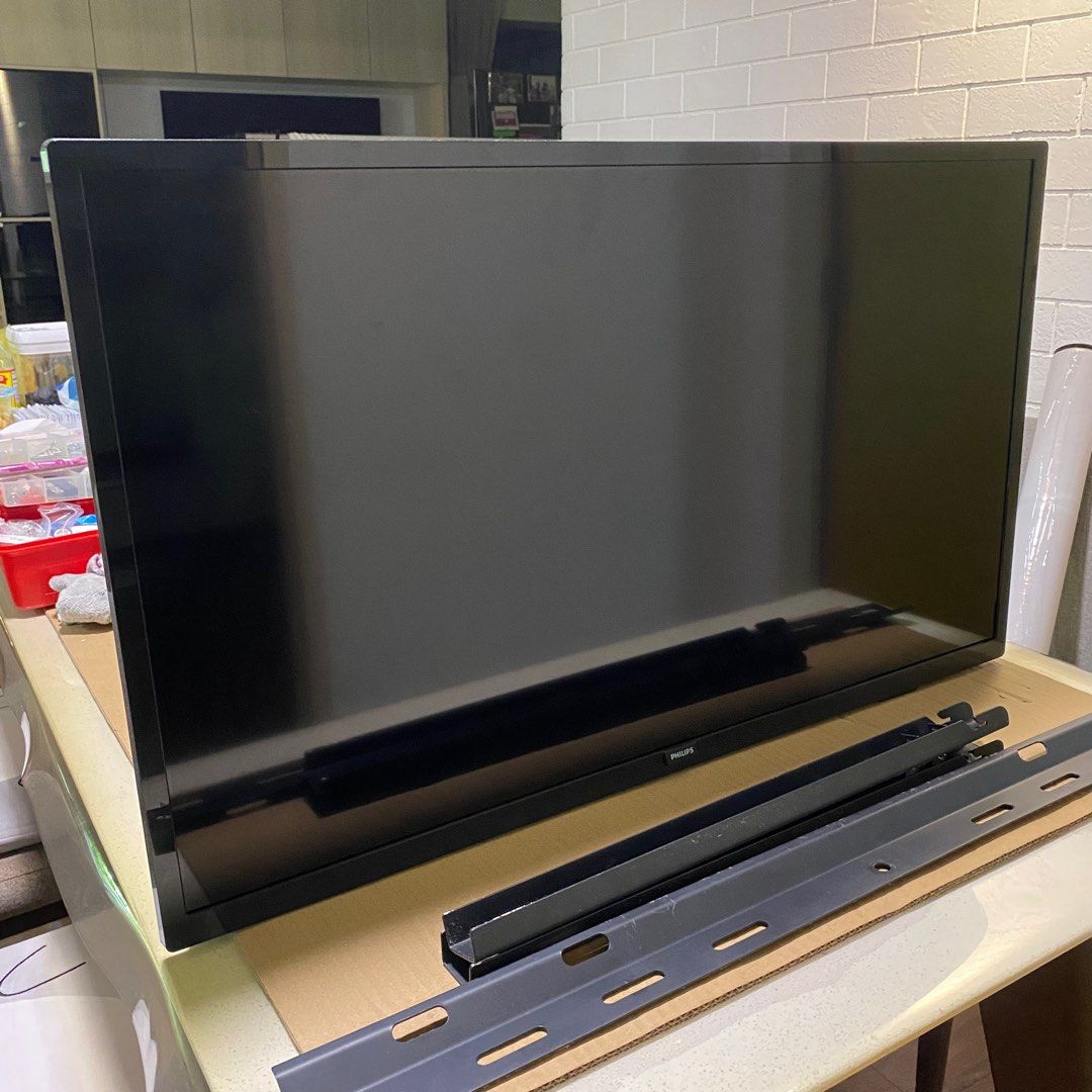 (Negotiable) Philips Ultra Slim Smart TV, TV & Home Appliances, TV ...