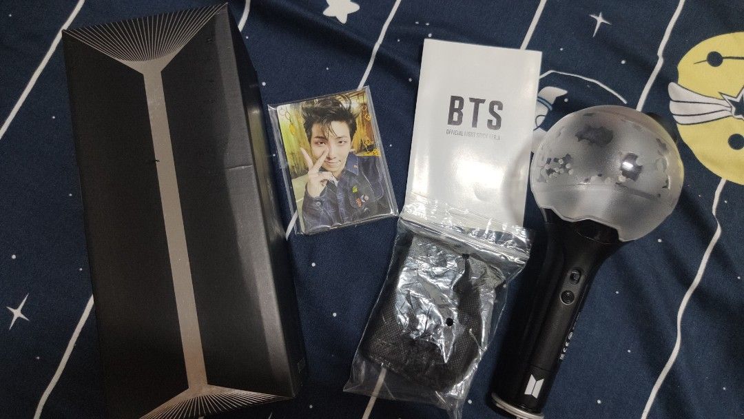 Official BTS Light Stick Ver. 3 (Pre-Owned), Hobbies & Toys ...