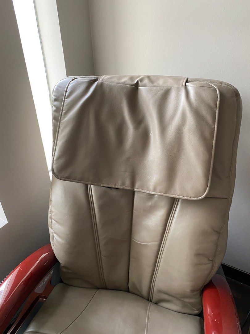 Osim Massage Chair iMedic, Health & Nutrition, Massage Devices on Carousell