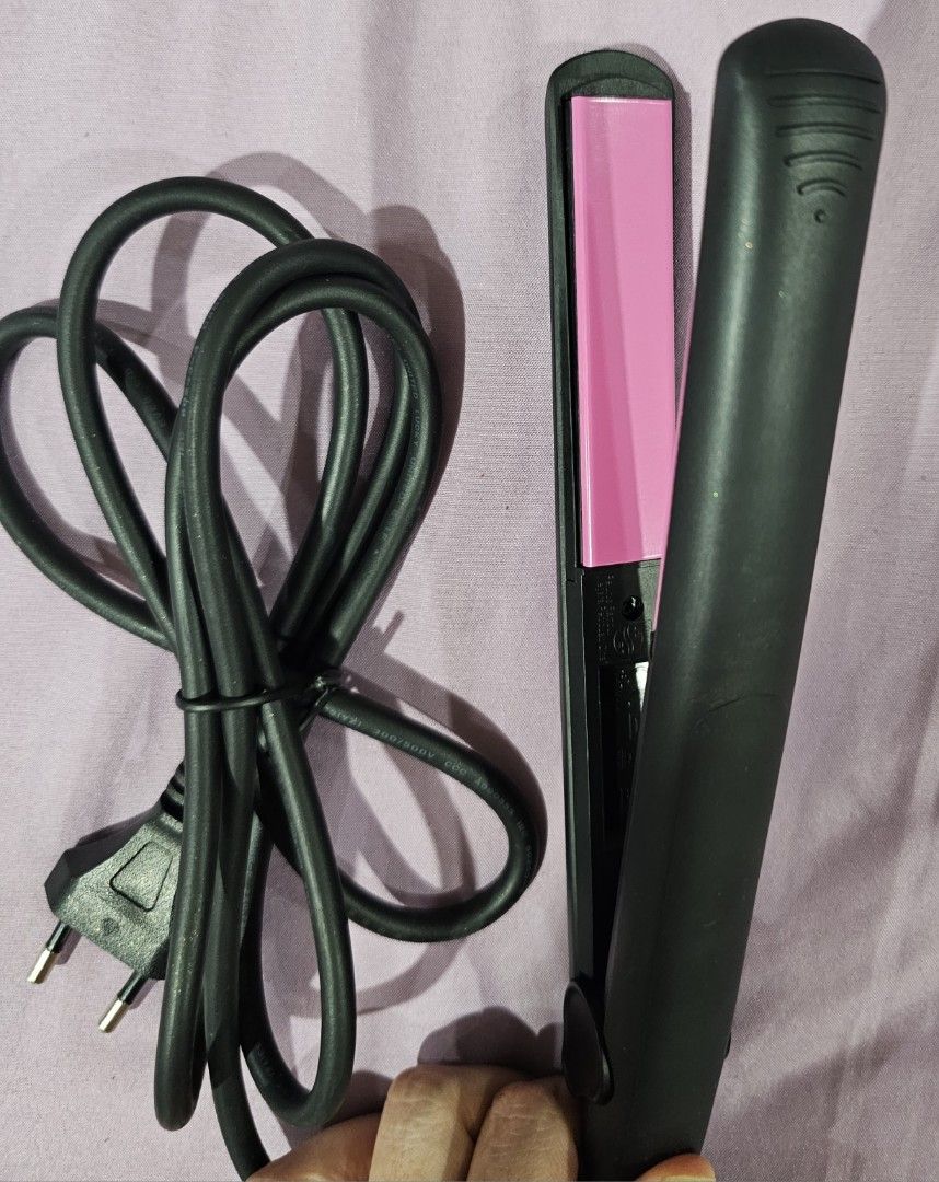 Philips Flat Iron, Beauty & Personal Care, Hair on Carousell