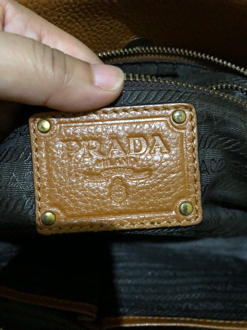 Prada, Fesyen Wanita, Tas & Dompet di Carousell