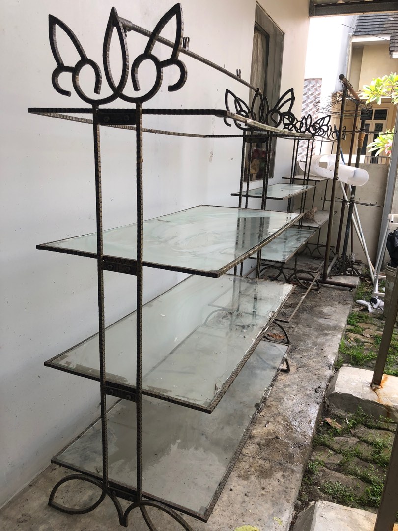Rak Besi Kaca / Rak Display on Carousell