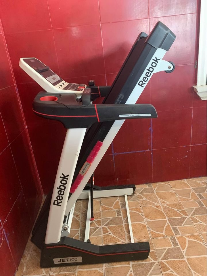 Reebok Jet 100 Treadmill, Sports Equipment, Exercise & Fitness, Cardio ...