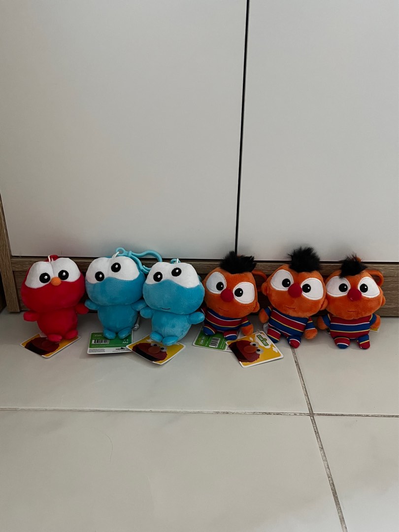 Sesame Street Plush Keychain - Elmo / Cookie Monster / Ernie, Hobbies ...