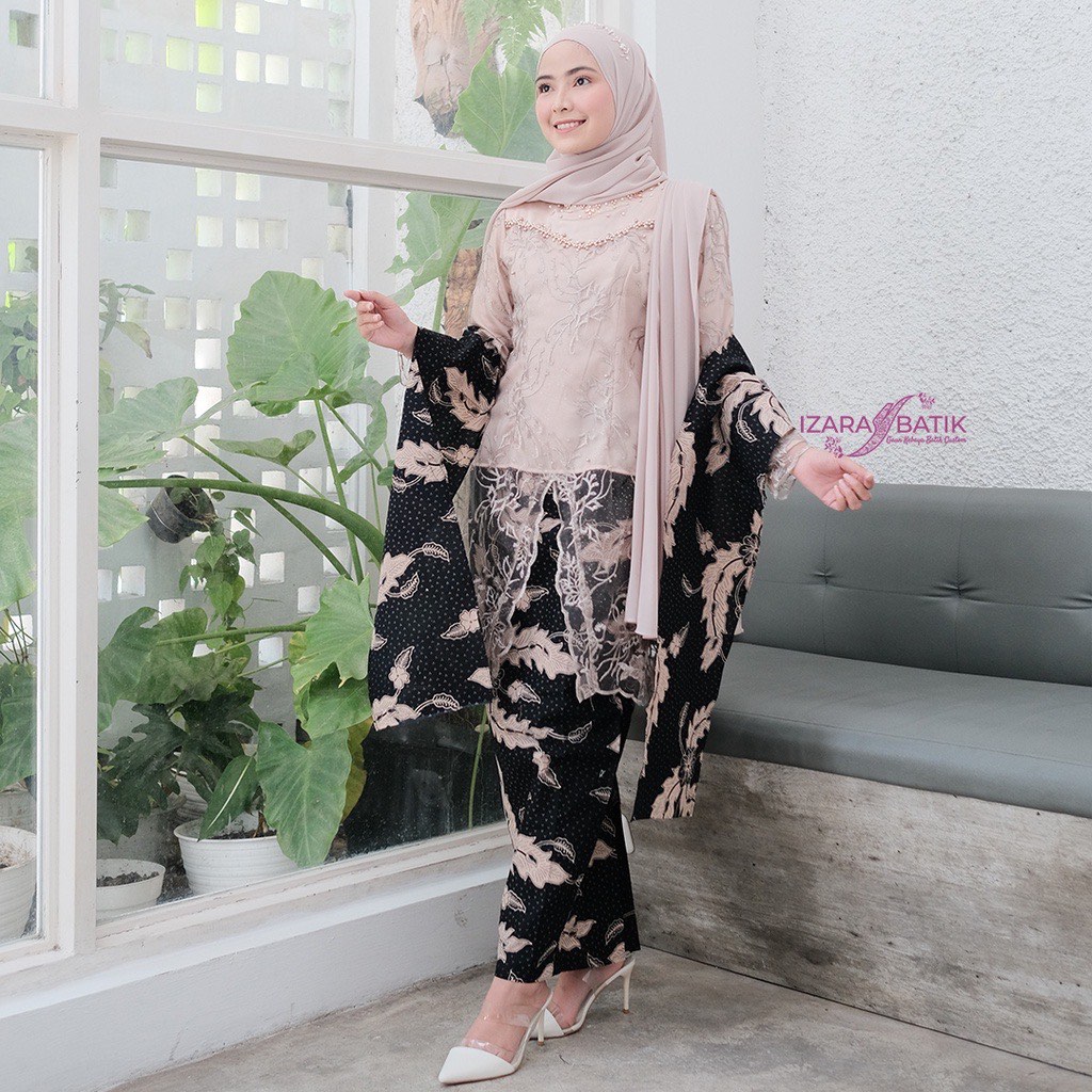 Shakina Tiramisu - Gaun Kebaya Batik Modern (by izarabatik), Fesyen Wanita, Pakaian Wanita, Gaun ...