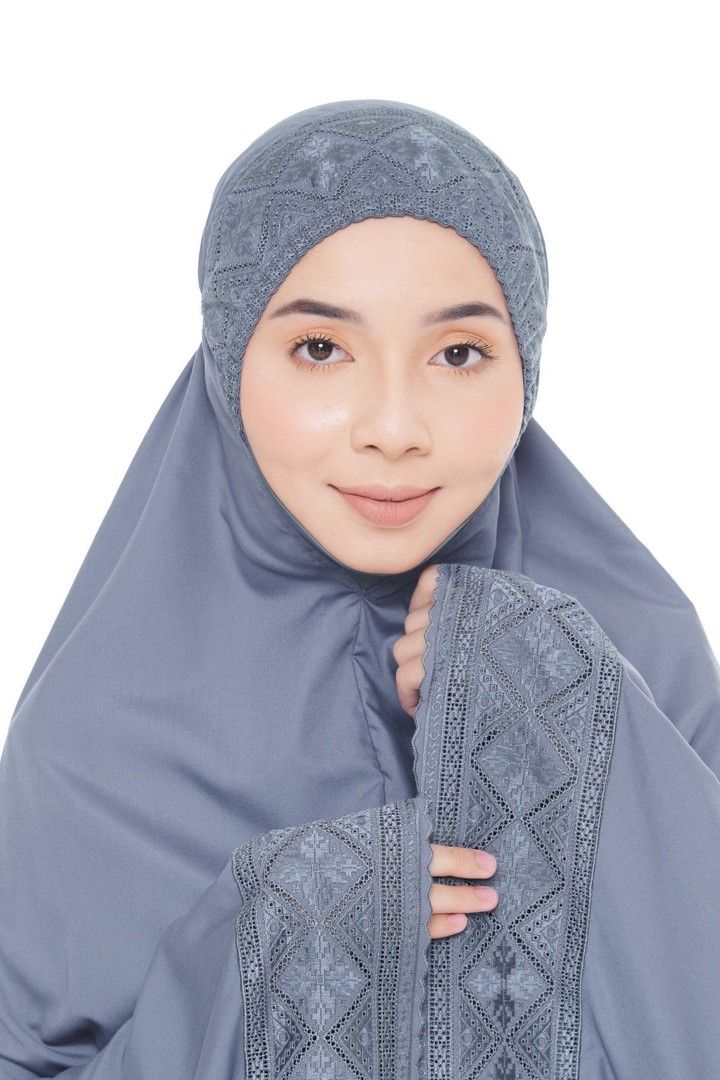 Signature Ayla by Telekung Siti Khadijah Original, Women's Fashion, Muslimah Fashion, Prayer ...