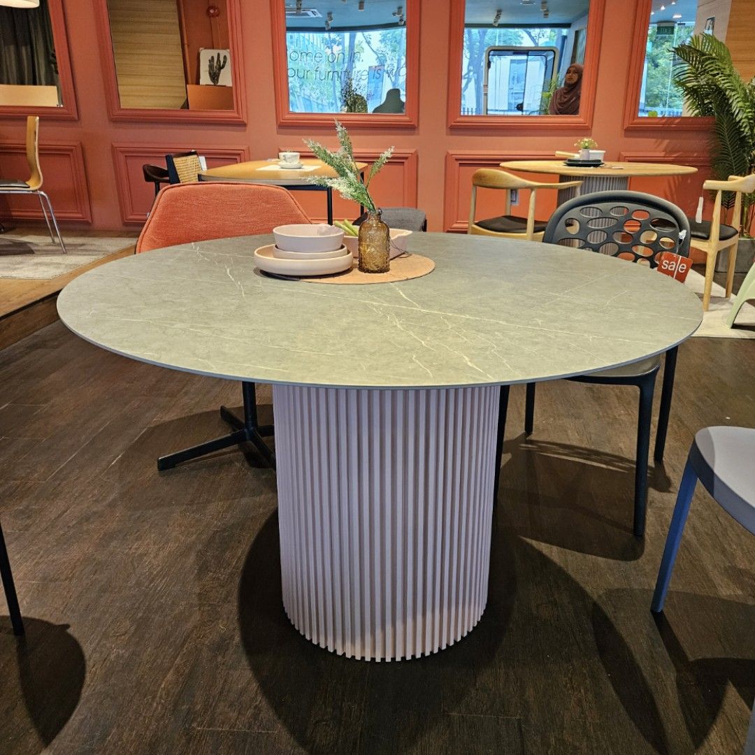 Sintered x Ohio Fluted Round Dining Table, Furniture & Home Living ...