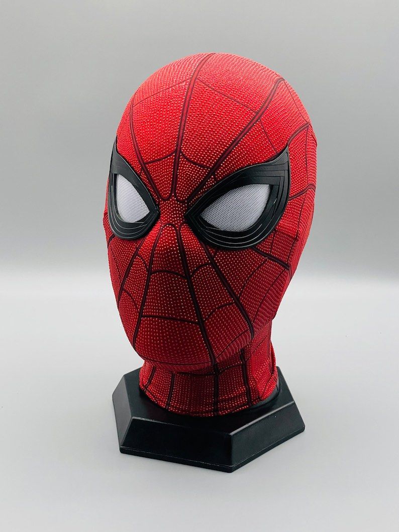 Spiderman Tom Holland mask面罩, 興趣及遊戲, 玩具 & 遊戲類 - Carousell