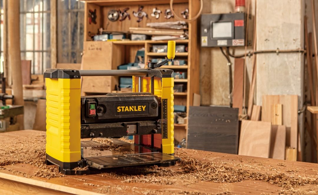 Stanley STP18 Thickness Planer / Bench Planer, Commercial & Industrial ...