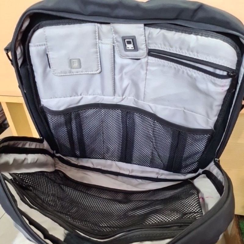 TAS BODYPACK DEBBIE ORIGINAL, Fesyen Pria, Tas & Dompet , Tas Selempang ...