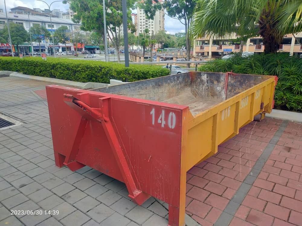 Tong sampah roro (Waste management), Services, Others on Carousell