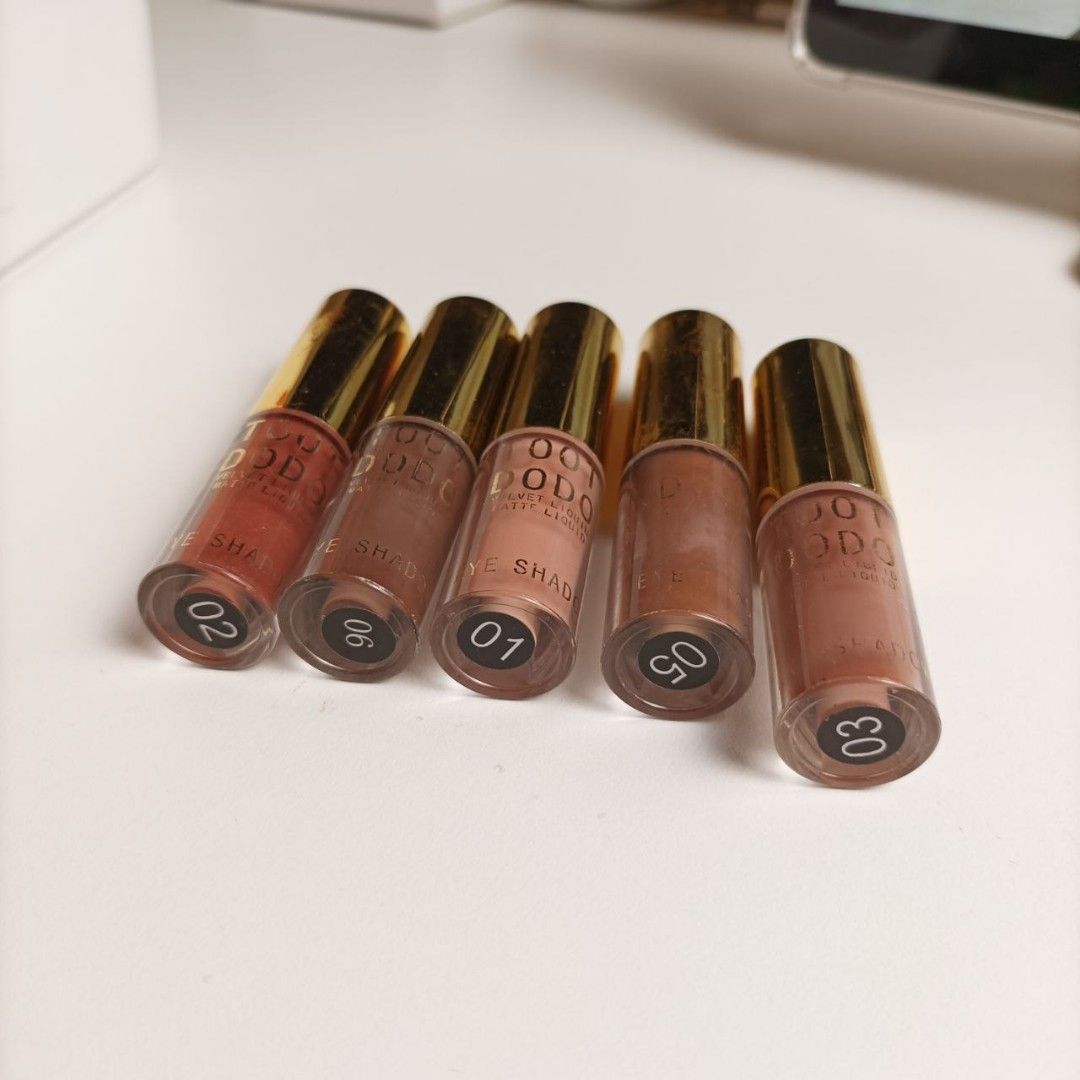 Toto dodo liquid eyeshadow set on Carousell