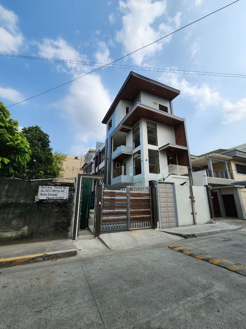 V. Mapa Manila Pre Selling Residential Townhouse 3 Car Garage DP 18 Mos ...