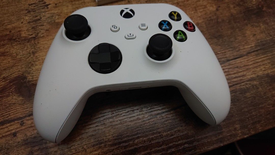 Xbox series x/s controller (robot white) latest, Video Gaming, Video ...