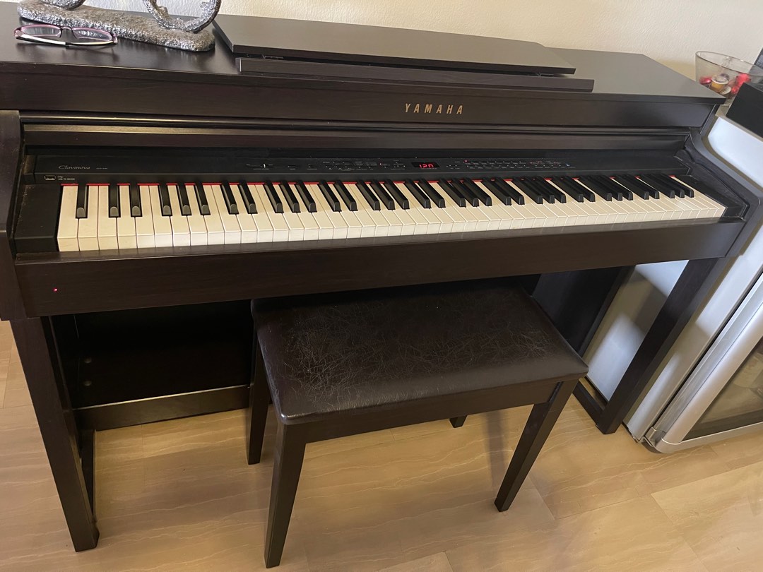 Yamaha Clavinova CLP 440 and bench, Hobbies & Toys, Music & Media ...