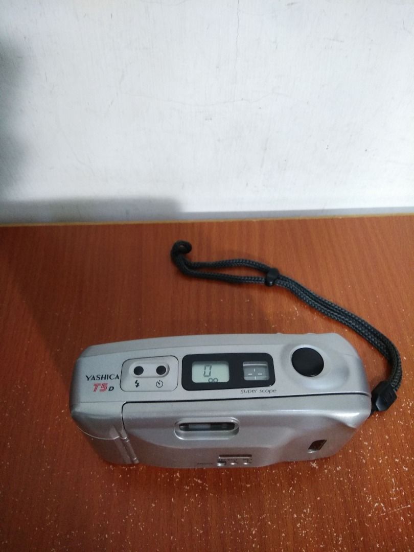 日本製 Yashica T5D Carl Zeiss 卡爾蔡司 底片相機 傻瓜相機, 相機攝影, 相機在旋轉拍賣