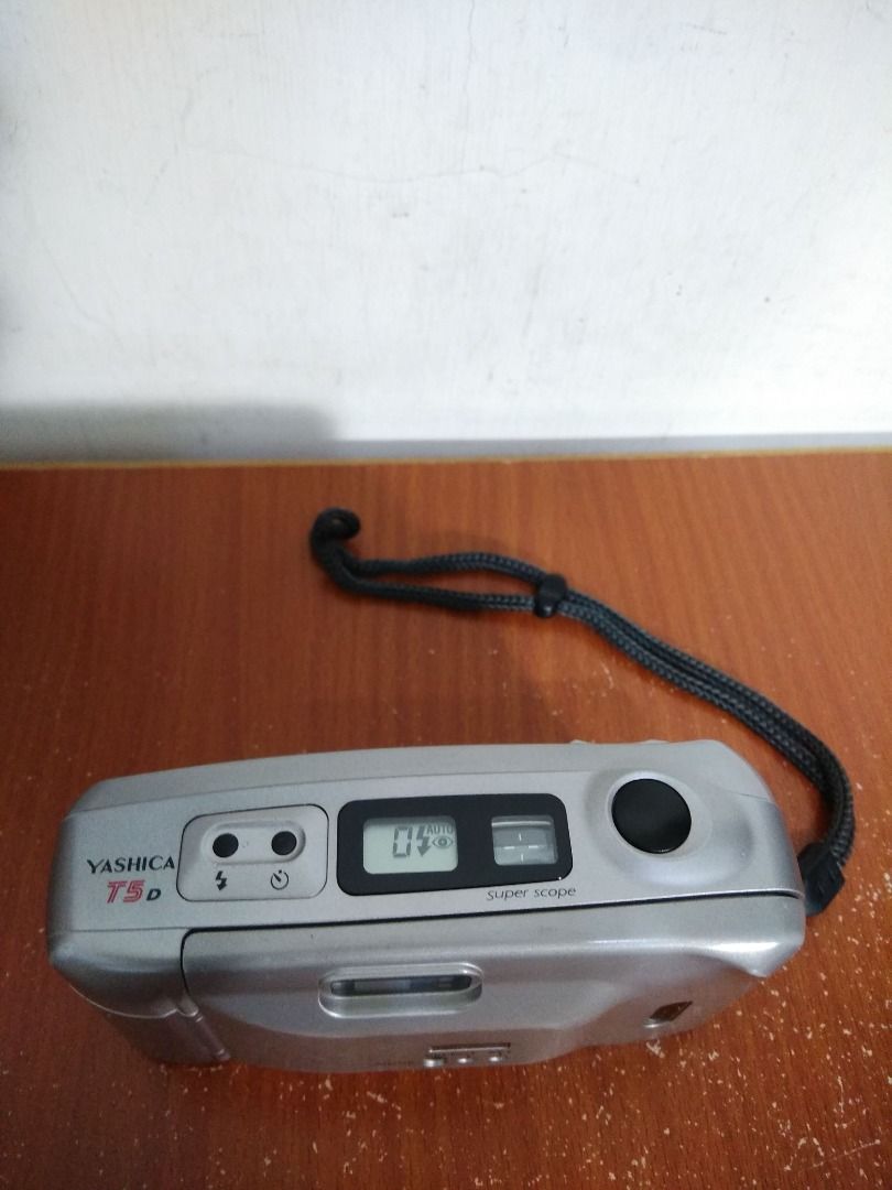 日本製 Yashica T5D Carl Zeiss 卡爾蔡司 底片相機 傻瓜相機, 相機攝影, 相機在旋轉拍賣