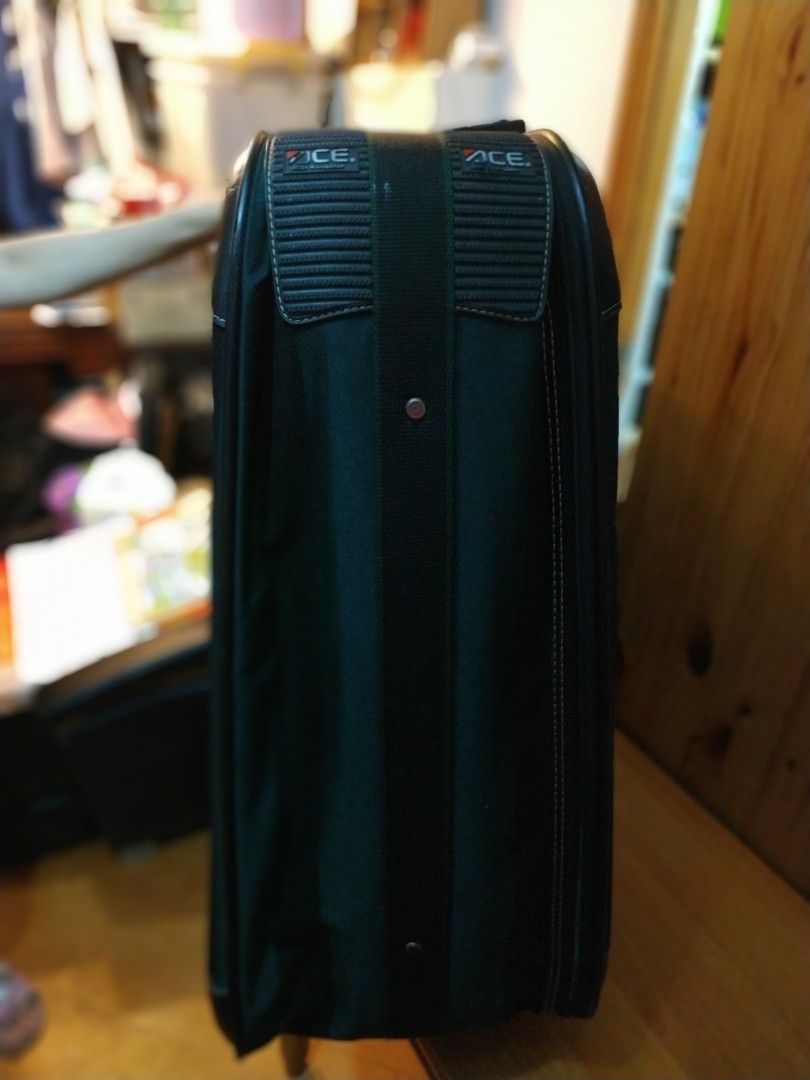 ACE LUGGAGE 36 inches extra large Made in Japan, 名牌, 手袋及銀包 - Carousell