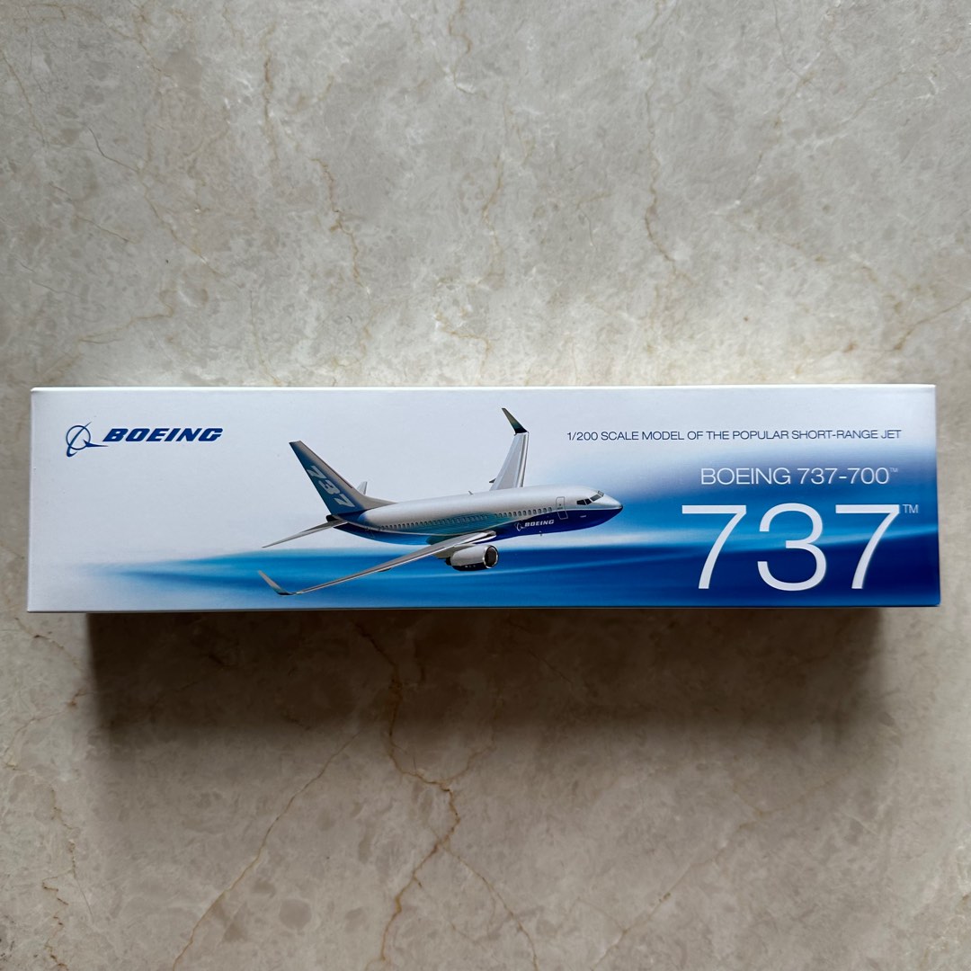 (BN) Boeing 737-700 Official 1:200 Scale Scale Plane Aircraft Model ...