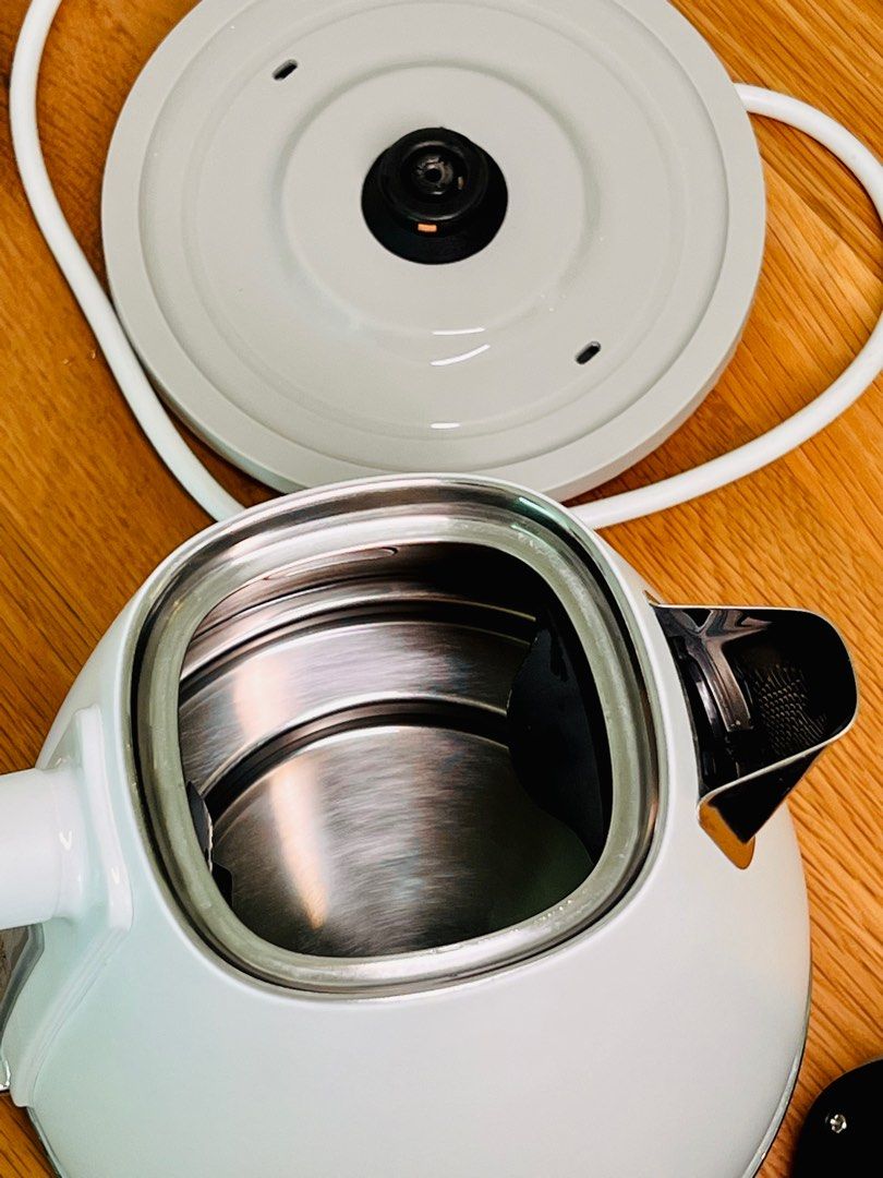 DeLonghi Distinta 1.7L Kettle, TV & Home Appliances, Kitchen Appliances ...