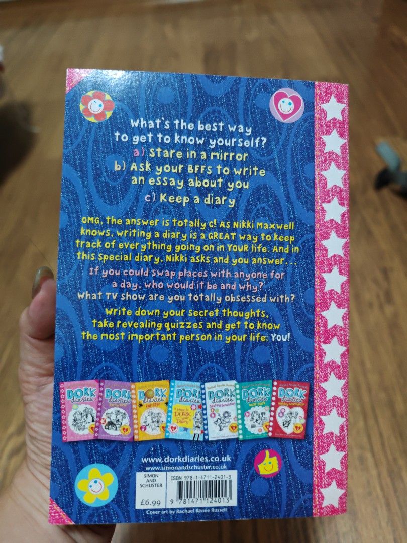 Dork diaries OMG All About Me Diary, 興趣及遊戲, 書本 & 文具, 小說及非小說 - Carousell