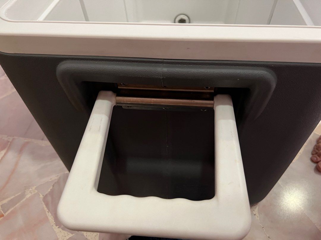 Esky Arctic Pro Cooler - 70L, Lifestyle Services, Event & Party ...