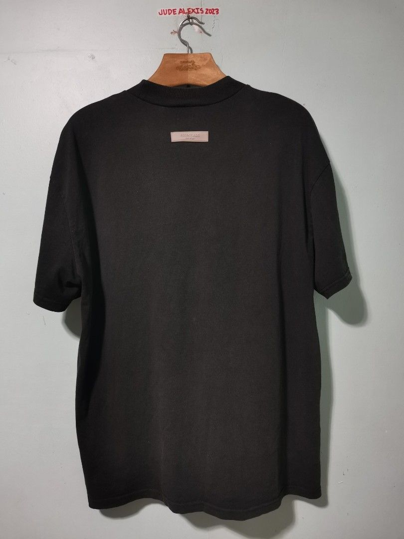 ESSENTIALS 1977 on Carousell