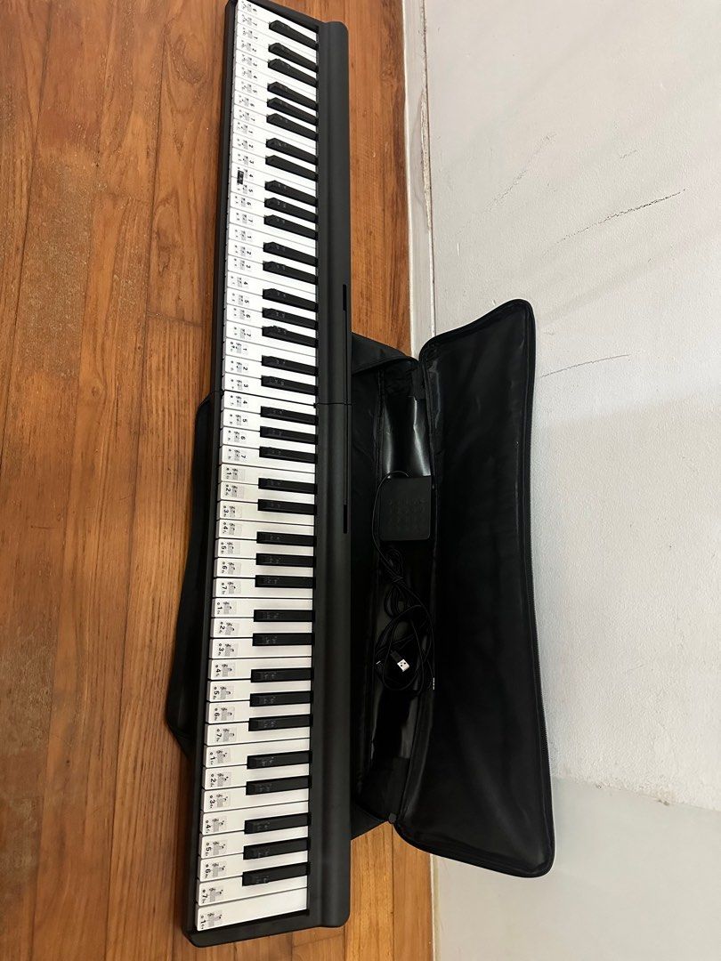 Foldable Piano Keyboard 88 keys, Hobbies & Toys, Music & Media, Musical ...