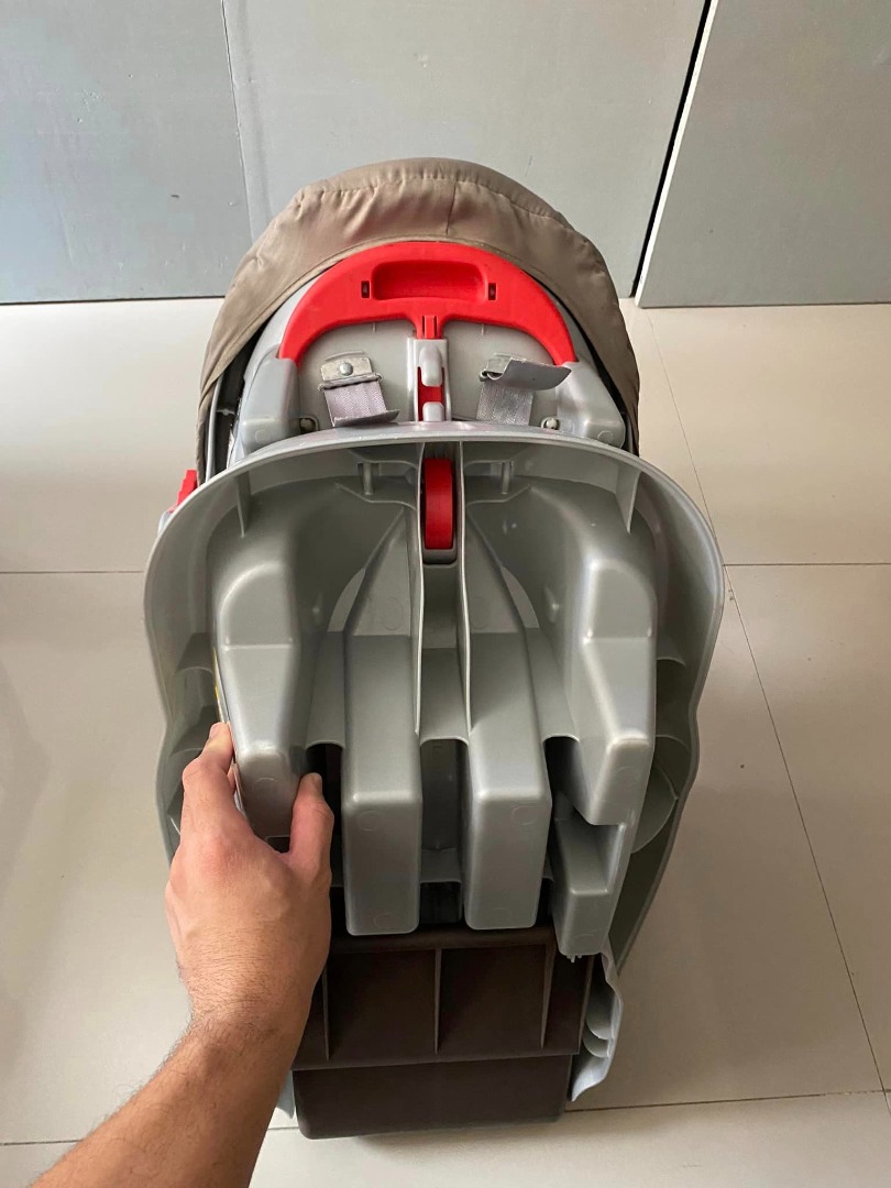 Graco Classic Connect Snugride Bassinet, Babies & Kids, Going Out, Car ...