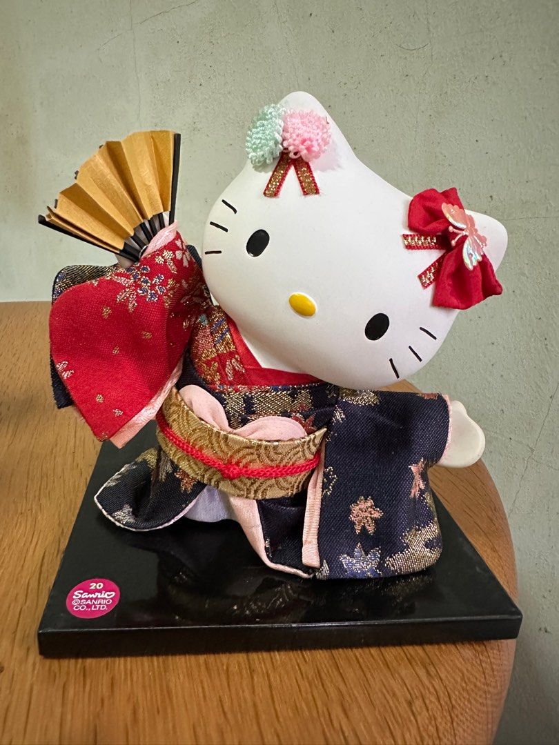 Hello kitty in Japanese kimono holding fan., Hobbies & Toys ...