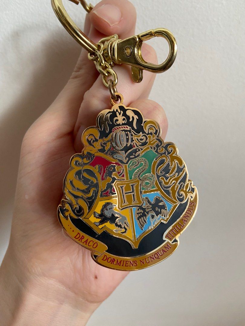 Hogwarts keychain, Hobbies & Toys, Stationery & Craft, Other Stationery ...