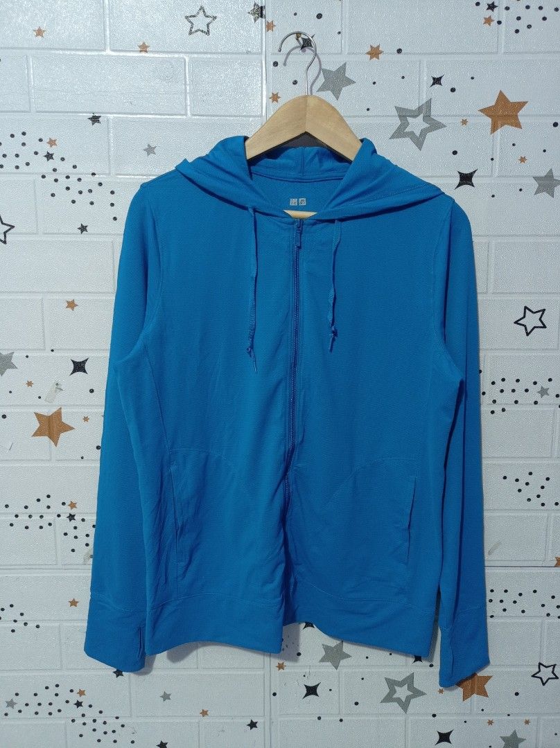 Jaket Uniqlo Airism, Fesyen Wanita, Pakaian Wanita, Baju Luaran di Carousell