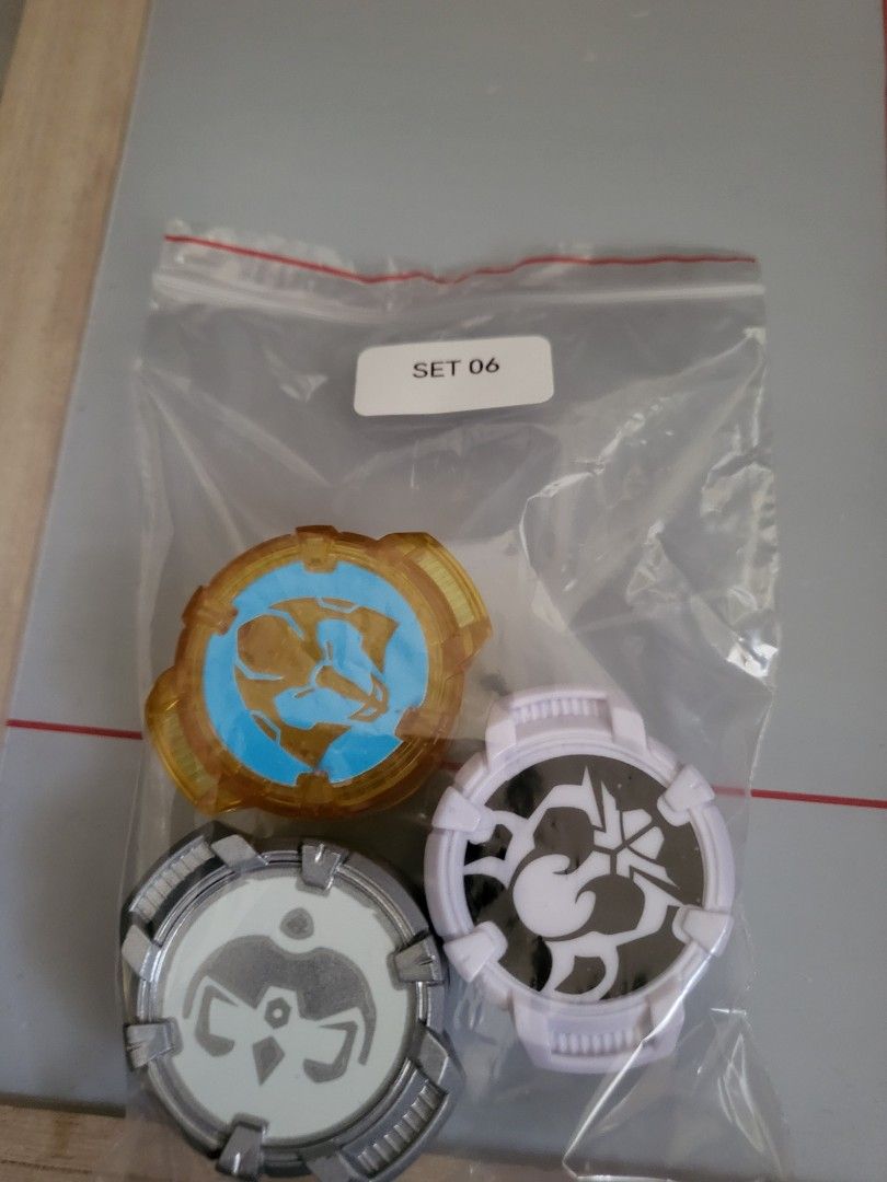 Kamen Rider Geats DGP Riders ID Cores, Hobbies & Toys, Toys & Games on ...