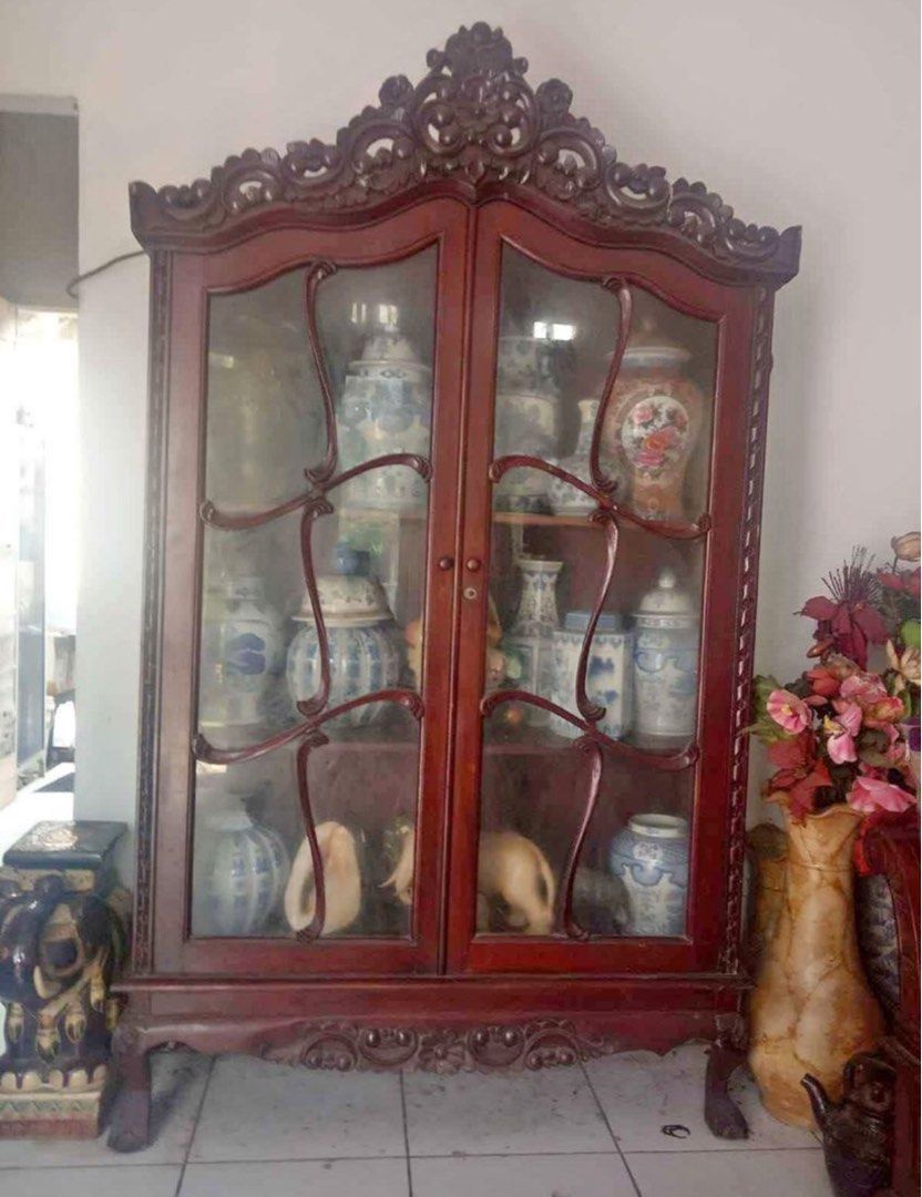 Lemari antik jati kuno, Antik, Furnitur di Carousell