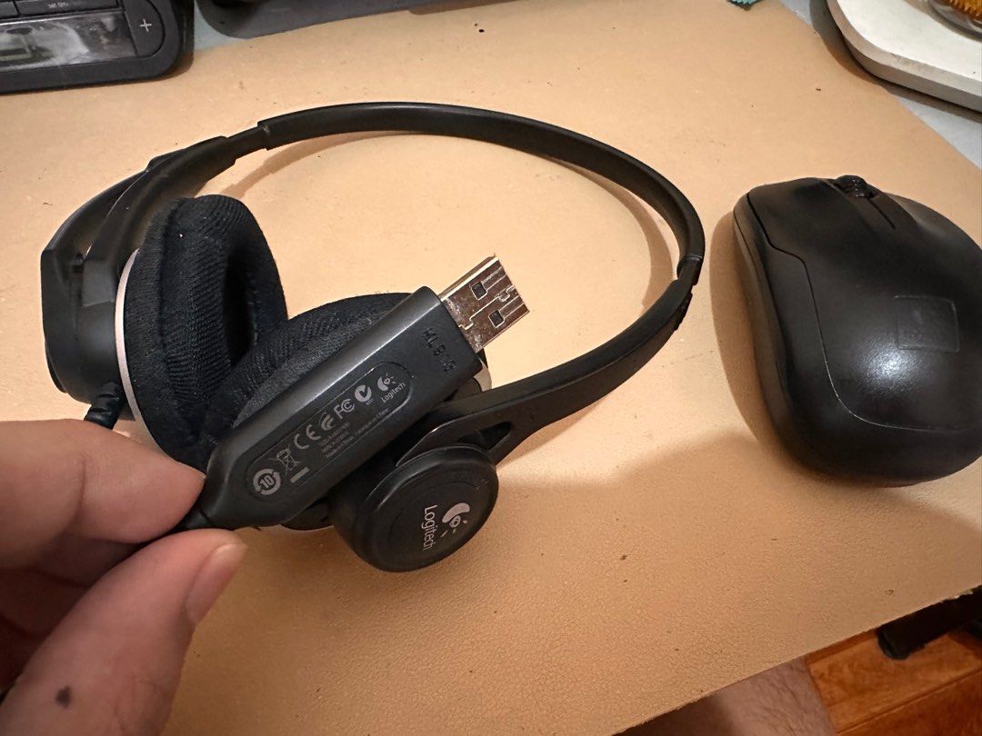 Logitech Package G19 Keyboard with M150 wireless mouse and H330 USB ...