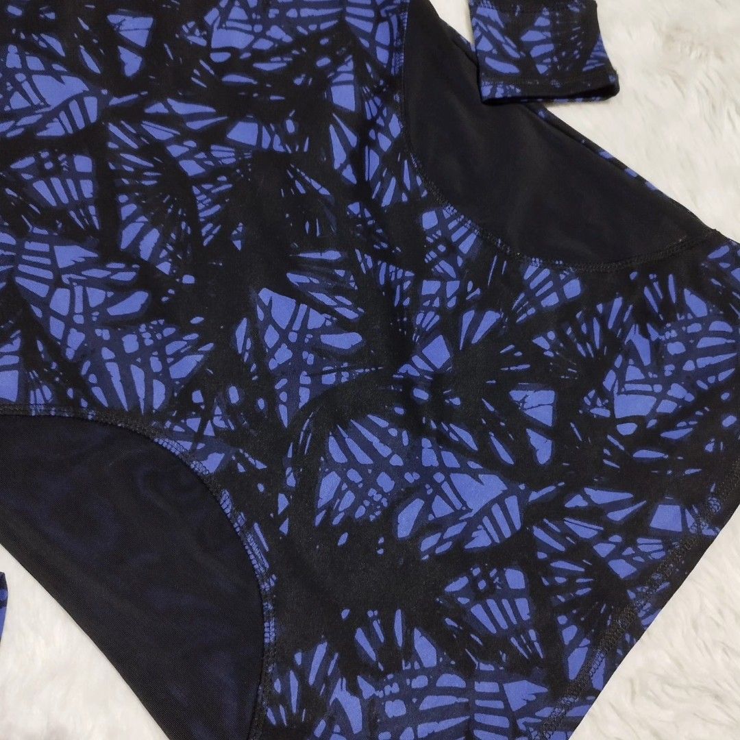 Lululemon Rash Guard, Women's Fashion, Swimwear, Rash guard on Carousell