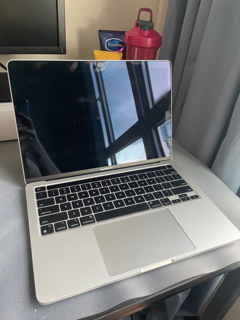 MacBook Pro 13.3 inch M1chip/8GB Memory/ 512GB Storage with 1 year more ...