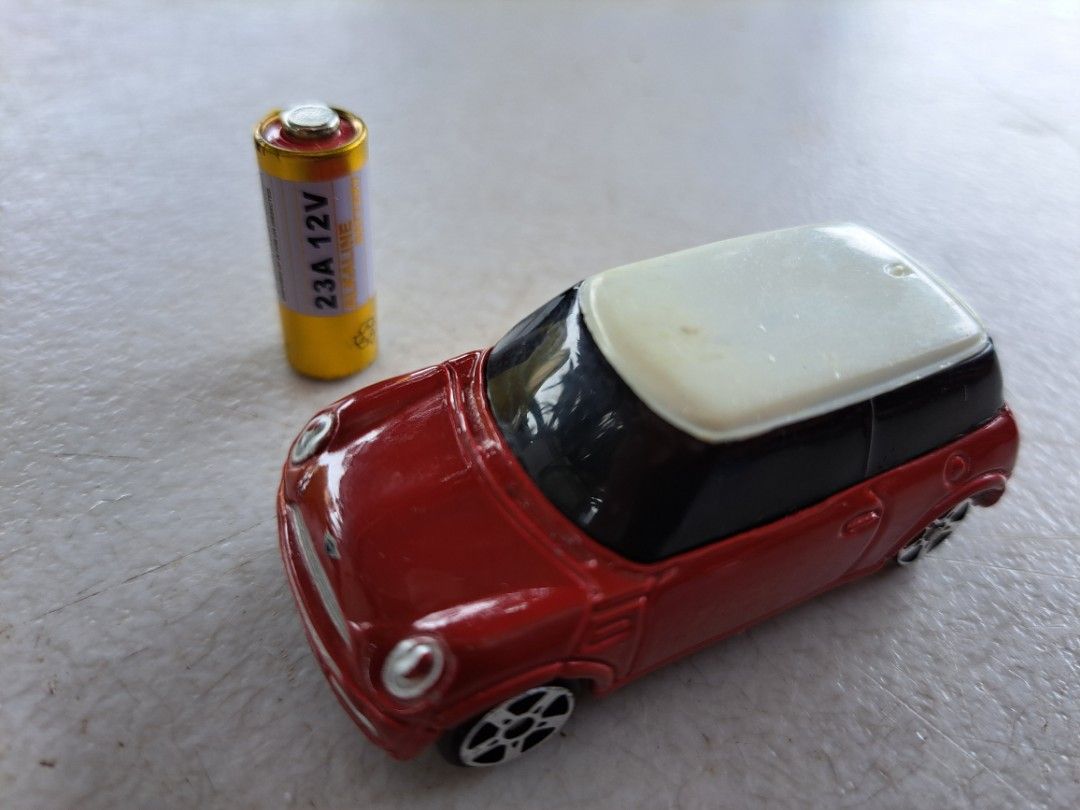 Maisto Mini Cooper Red With White Roof Top Metal Diecast Car 1:64 on ...