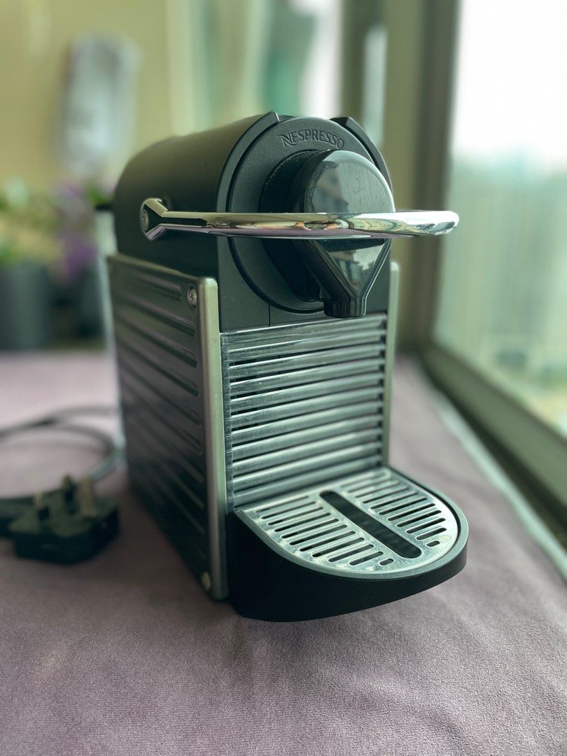 “Nespresso” Type C60 “coffee machine”, 家庭電器, 廚房電器, 咖啡機及咖啡壺 - Carousell