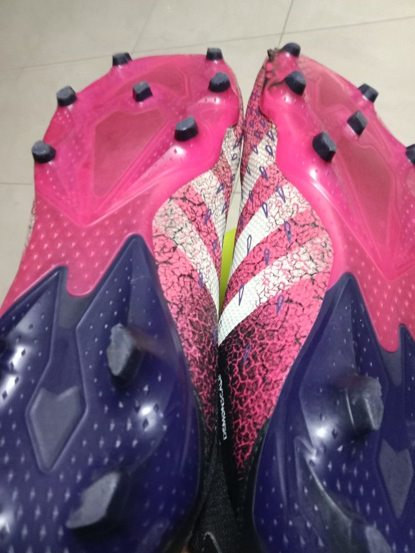 Predator demon scale football boots, Men's Fashion, Footwear, Boots on ...