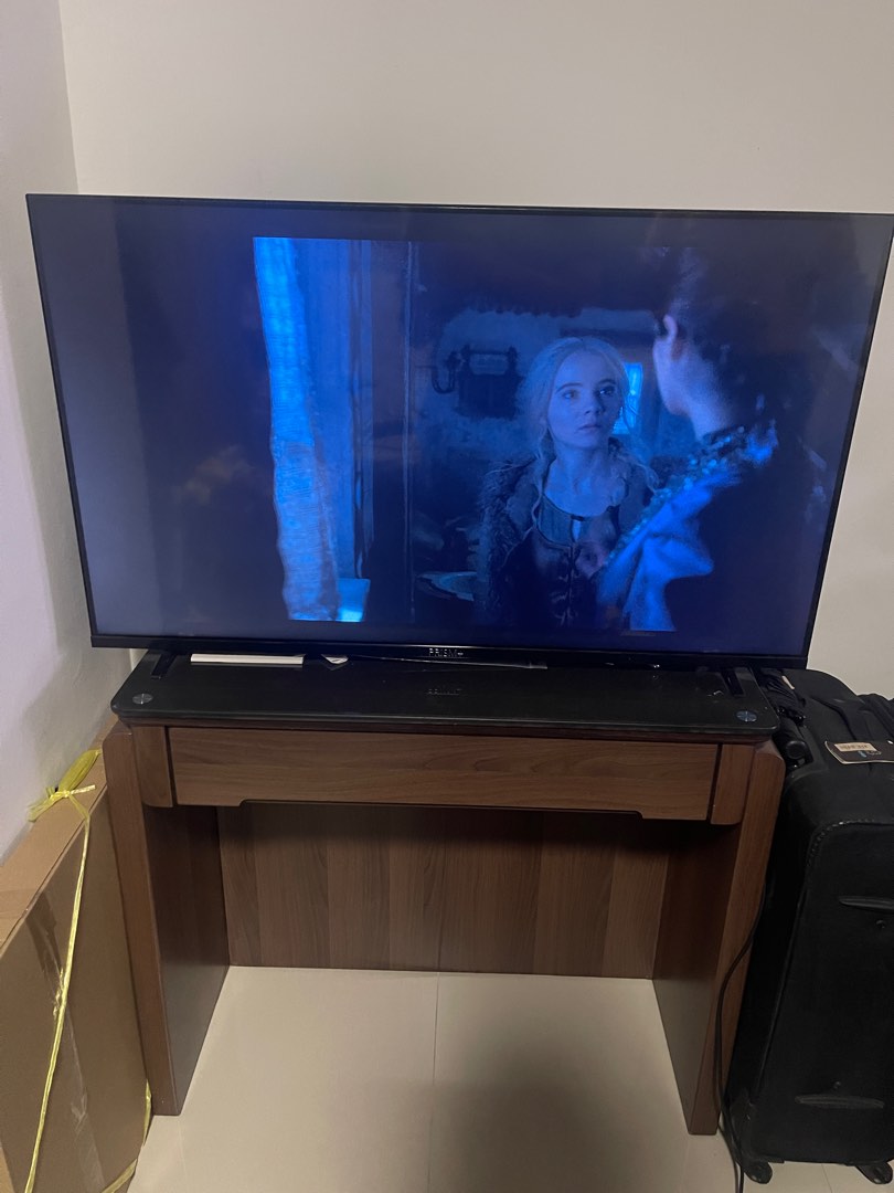 Prism+ Smart TV e43 with free TV Stand, TV & Home Appliances, TV ...